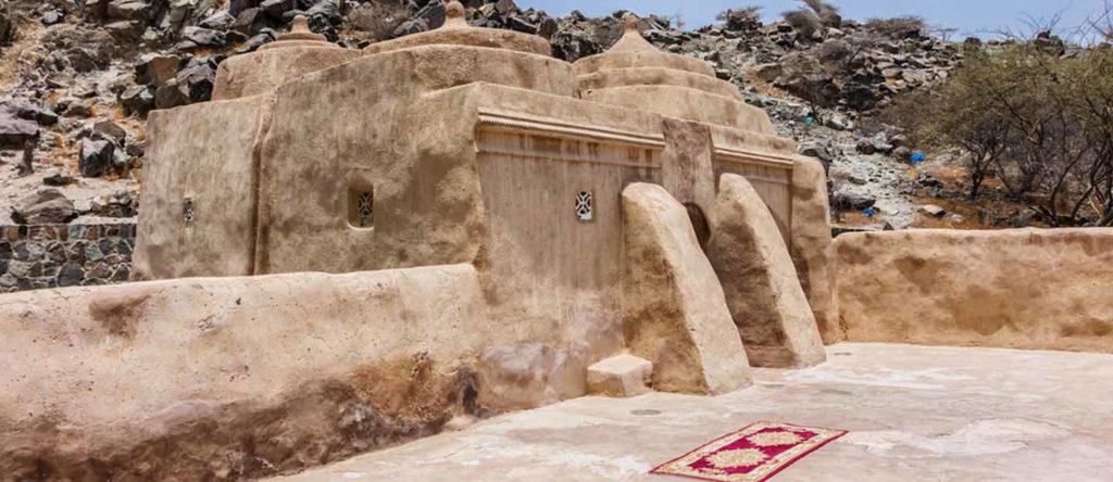 All About Al Bidyah Mosque in Fujairah: Location, History & More - MyBayut