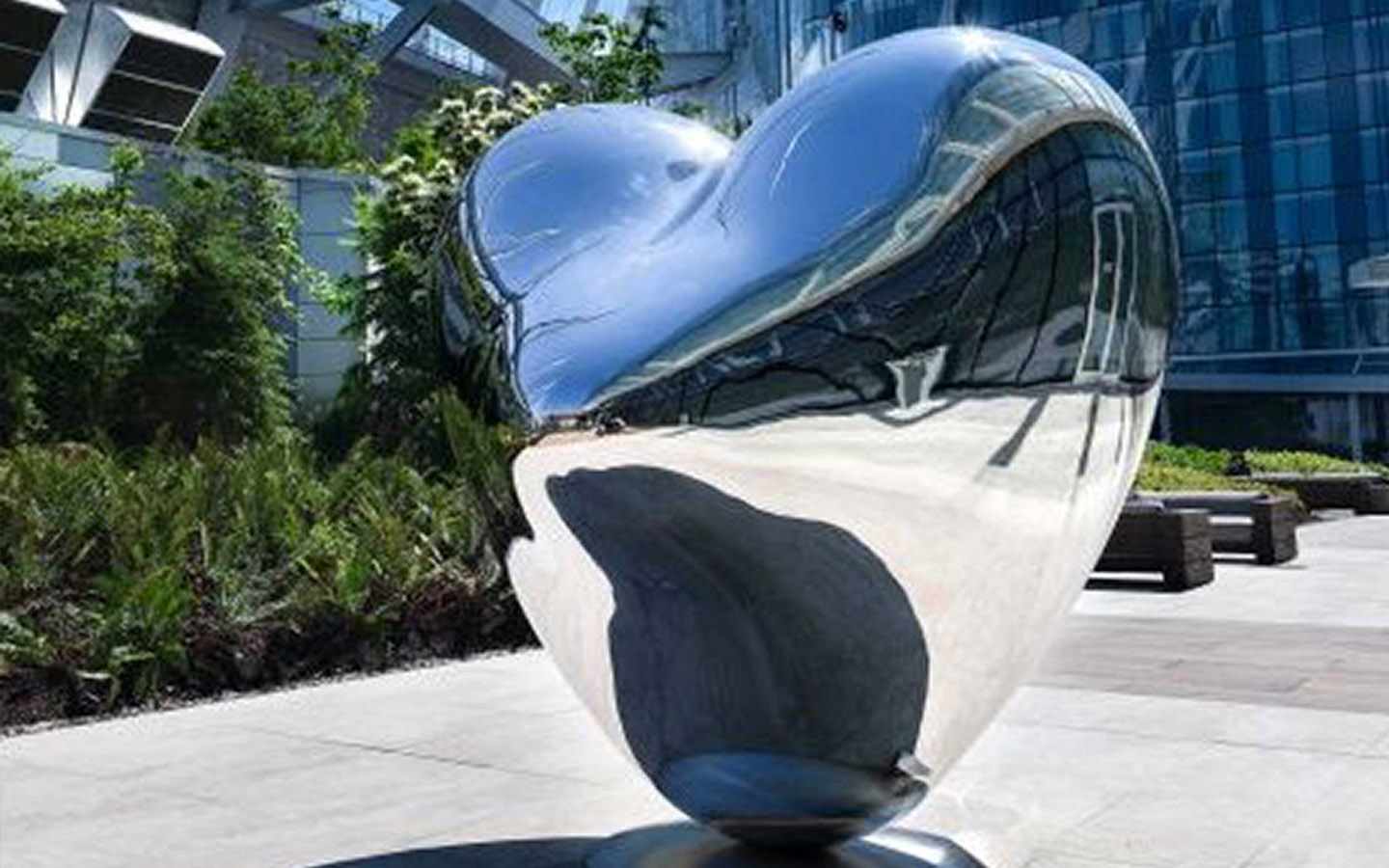 Top Art Sculptures in Dubai: MOJO, Data Monolith AI & More - MyBayut