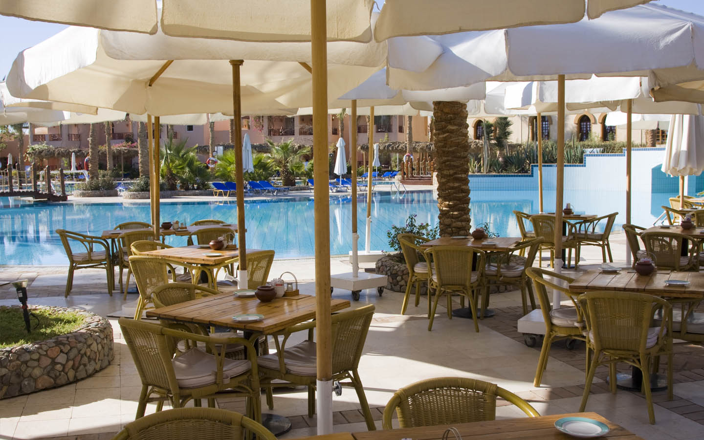 Abu Dhabi Brunches With Pool Access: Nahaam, Sofra & More - MyBayut
