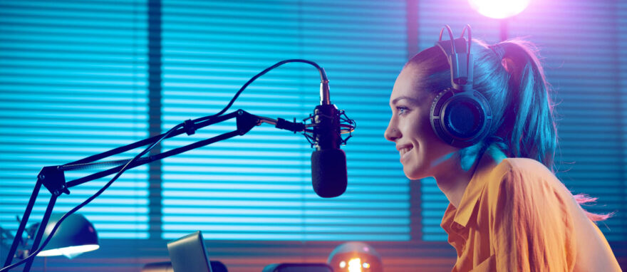 Top English Radio Shows in Dubai: Kris Fade, Dubai 92 & More – MyBayut