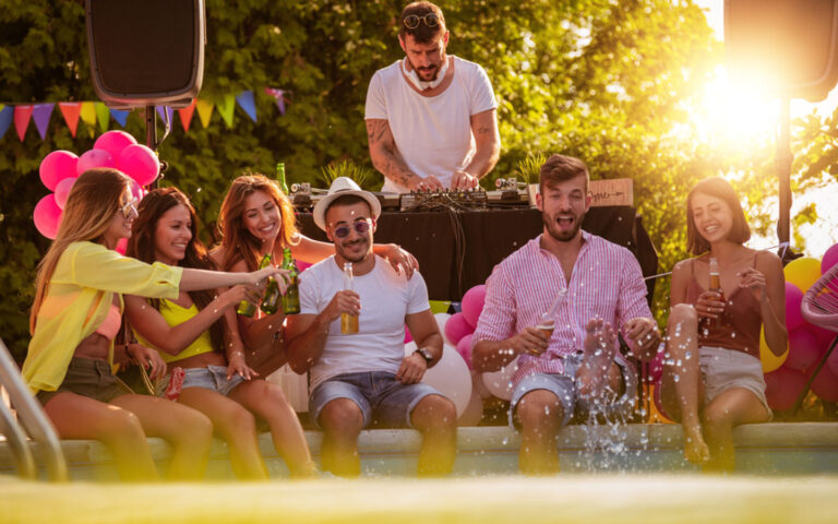 How to Host a Pool Party in Dubai: Venues, Decorations & More - MyBayut