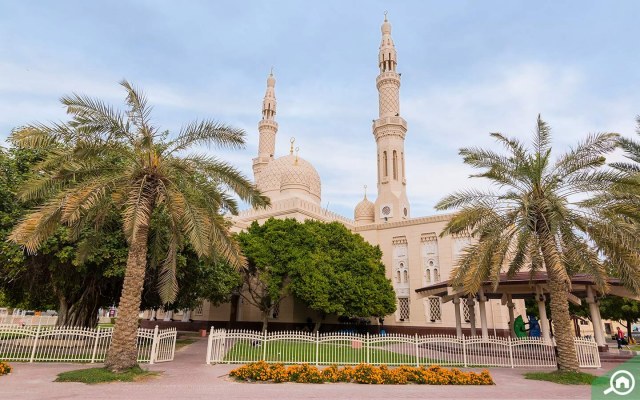 All About Jumeirah Mosque, Dubai: Location, Timings, Guided Tours - MyBayut