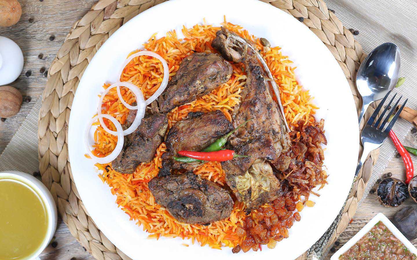 مطاعم شارع الملك فيصل الشارقة: كامات، ورسان للمندي، دانيال | ماي بيوت