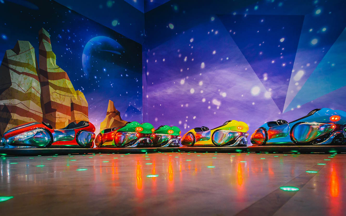 دليل ماجيك بلانيت عجمان: الألعاب، باقات التذاكر، التواصل | ماي بيوت