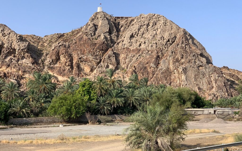 منفذ مزيد الحدودي الإمارات ،الإجراءات والرسوم والتفاصيل | ماي بيوت