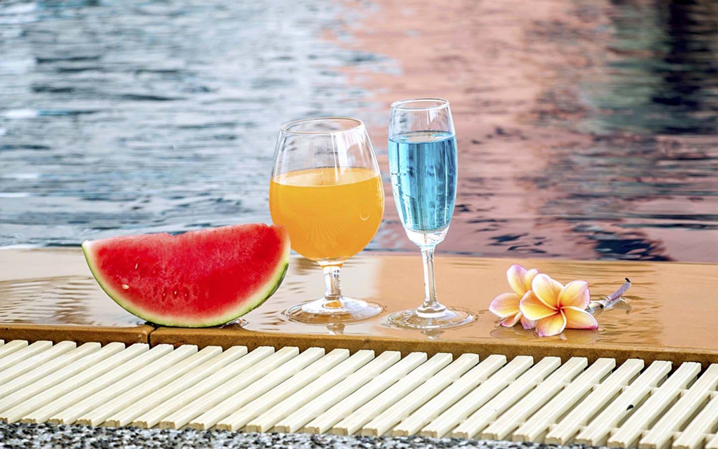 Best Bars in Ajman: Zanzi Bar, Pool Bar & More - MyBayut