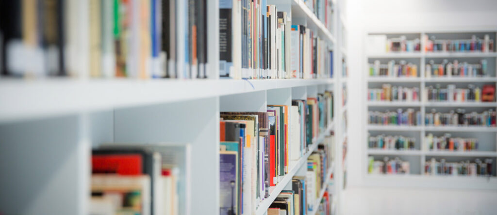 Public Libraries in Dubai: Hor Al Anz, Al Twar Library & More - MyBayut