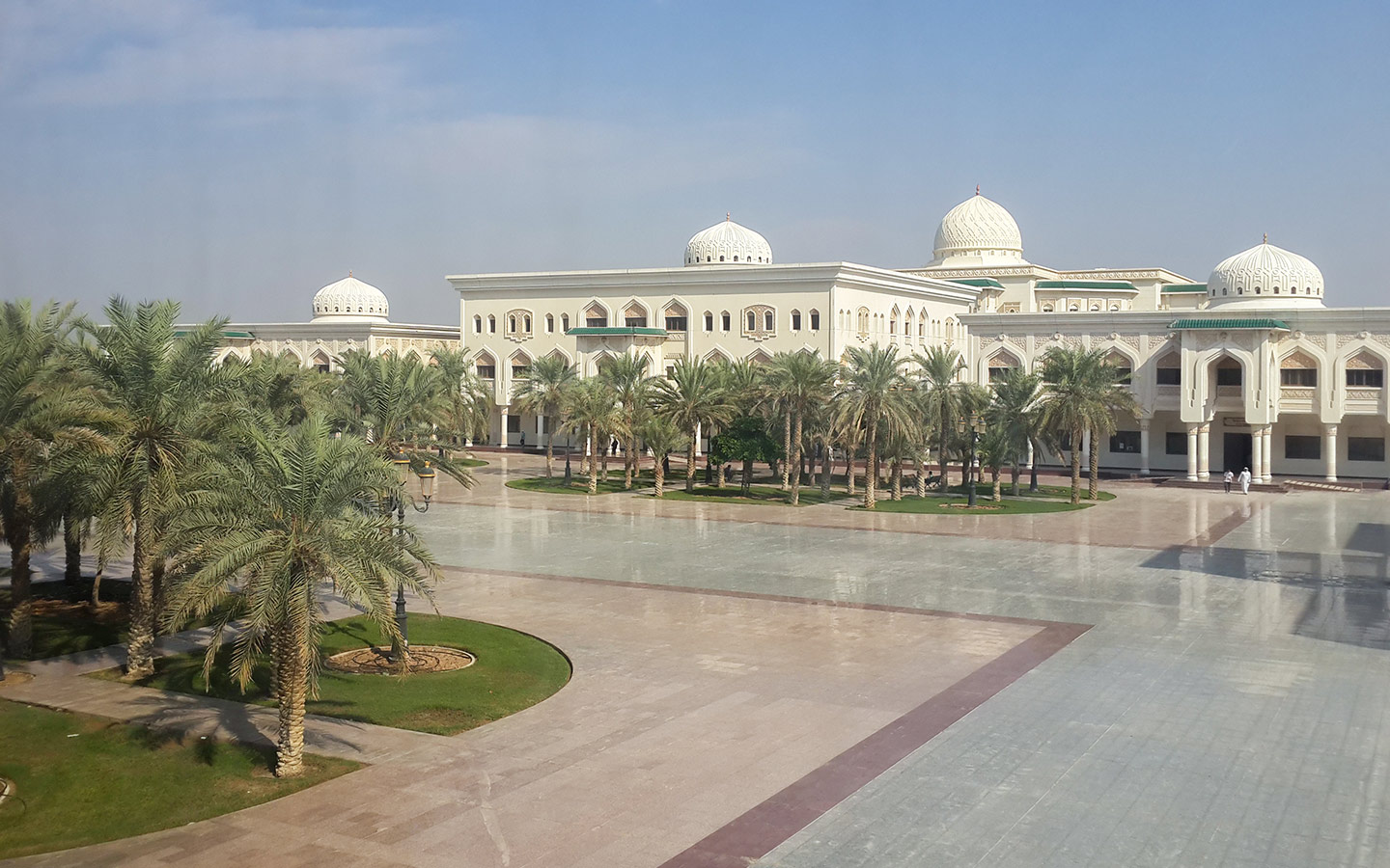 دليل جامعة الشارقة - مميزاتها - كلياتها - مرافقها - موقعها | ماي بيوت