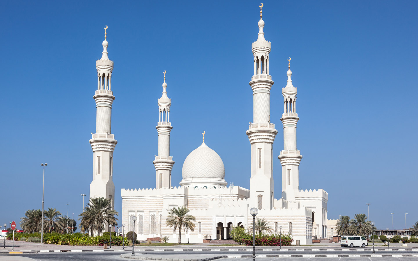 أبرز المساجد في الامارات: أبوظبي ودبي والشارقة ورأس الخيمة | ماي بيوت