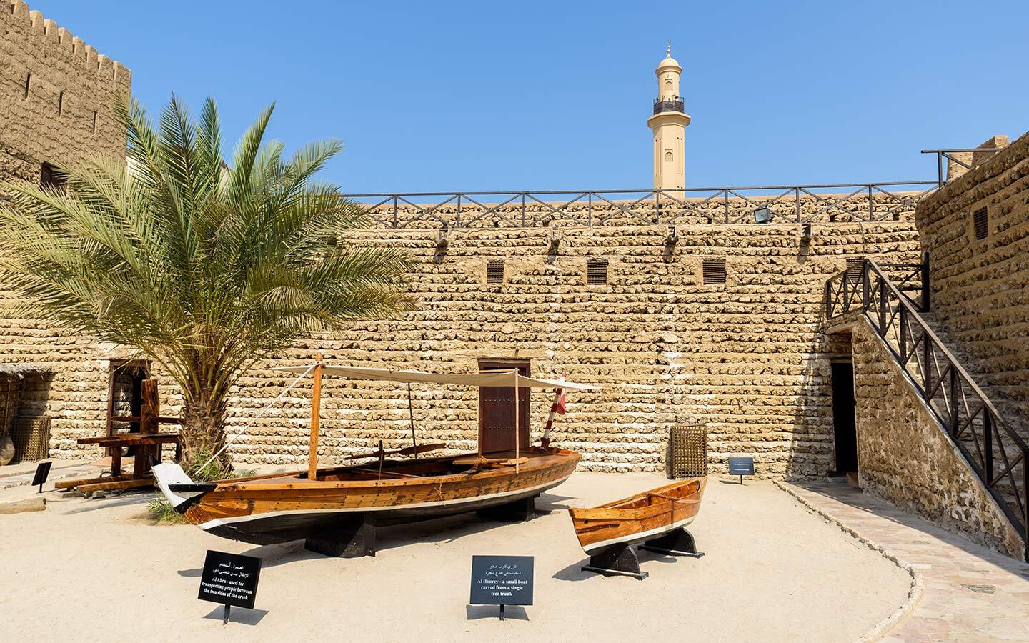 متحف دبي حصن الفهيدي: الموقع، المرافق، الأوقات، التذاكر | ماي بيوت