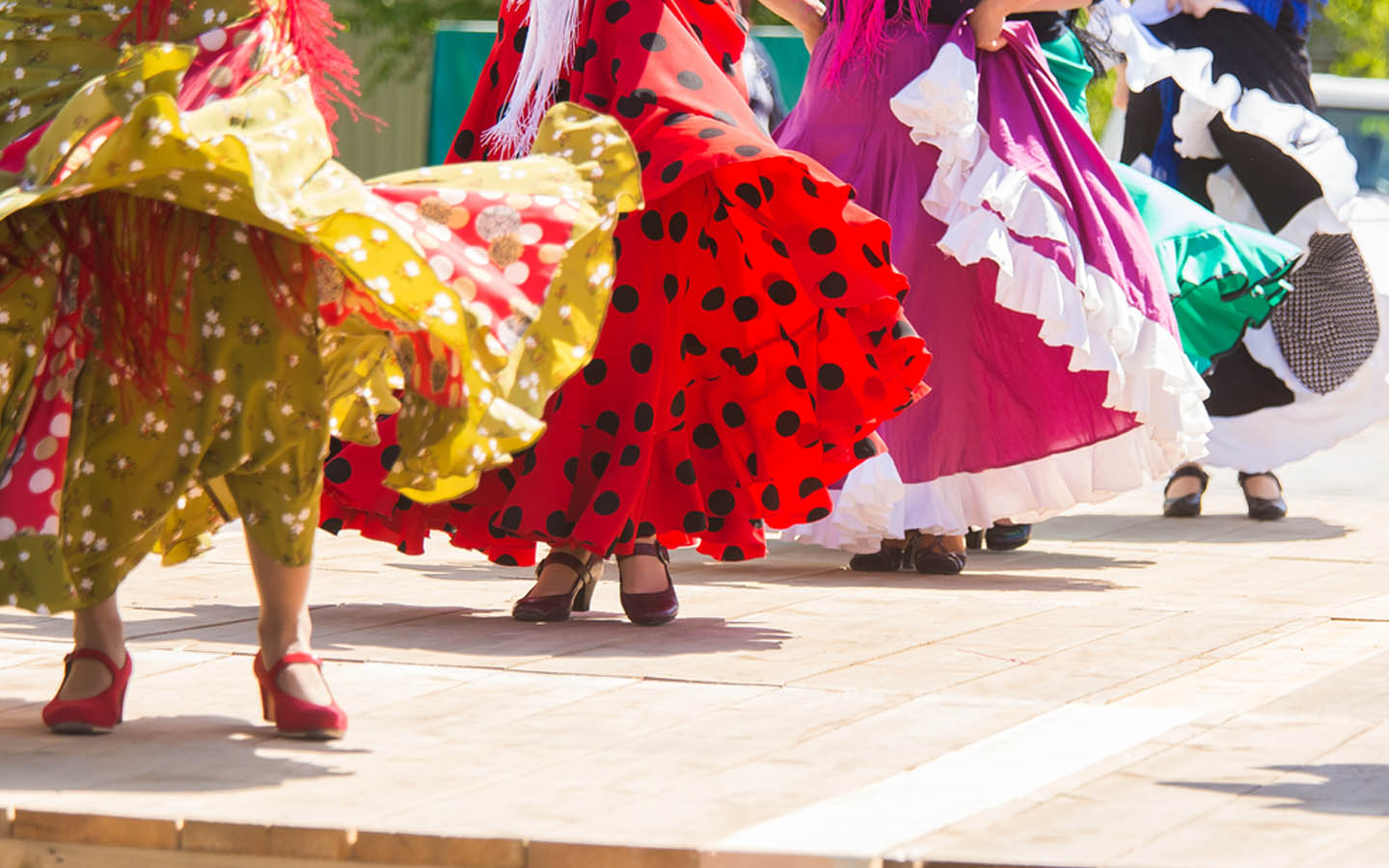 Travelling the UAE to Spain: Visa, Flights & More - MyBayut