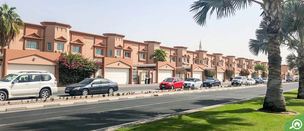 Pros & Cons of Living in Villa Compounds in Dubai - MyBayut