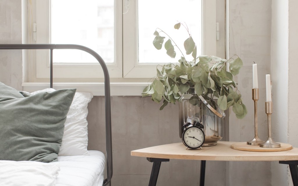 6 Tips on How to Organise a Bedside Table - MyBayut