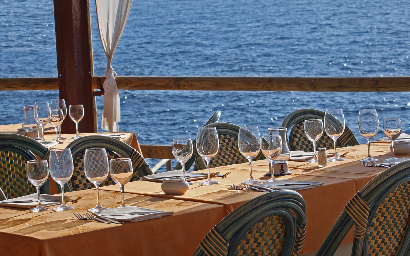 Best Sea View Restaurants in Abu Dhabi: Catch, Nolu's & More - MyBayut