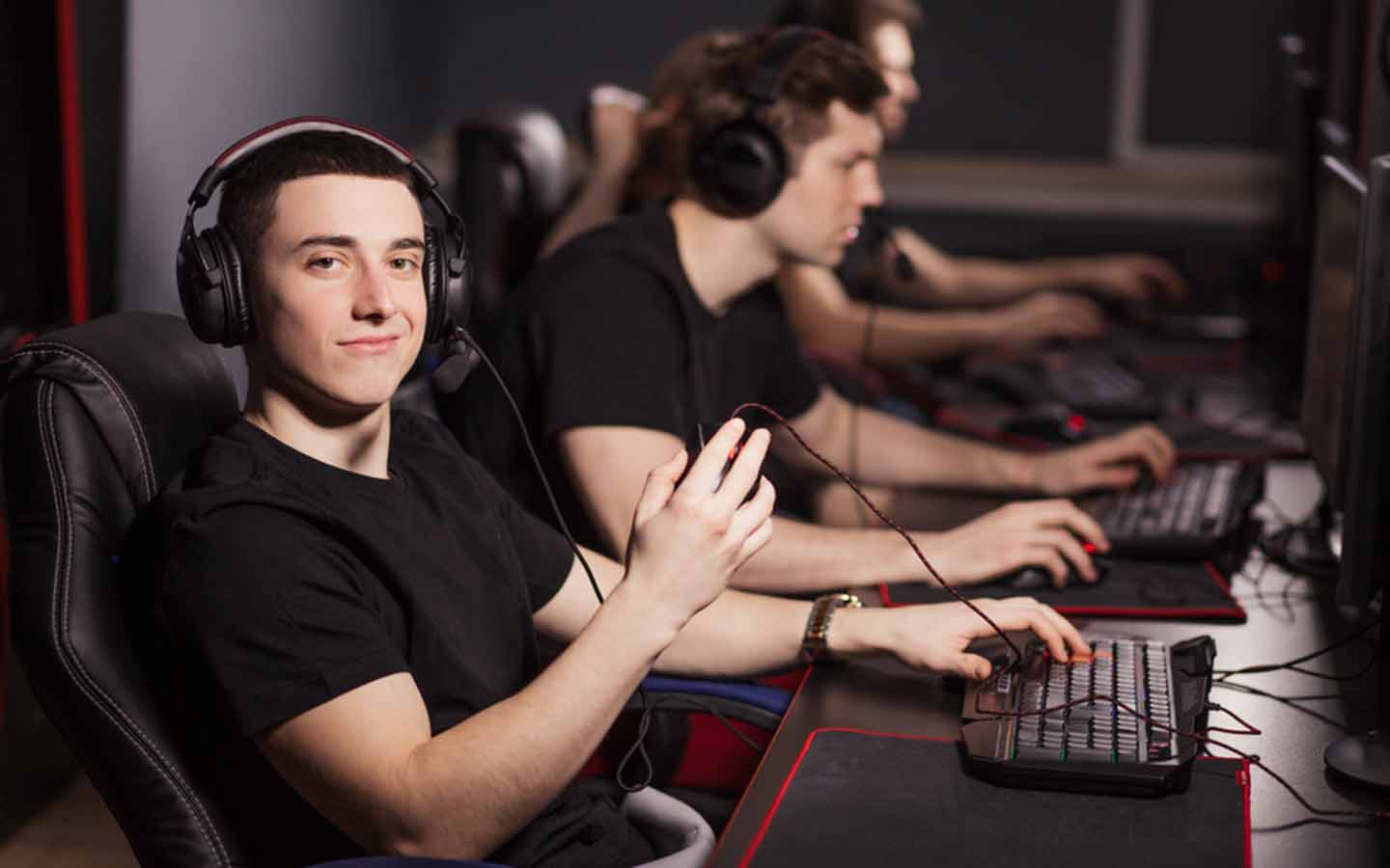 Gaming Cafes in Abu Dhabi: Destiny, Inferno & More - MyBayut