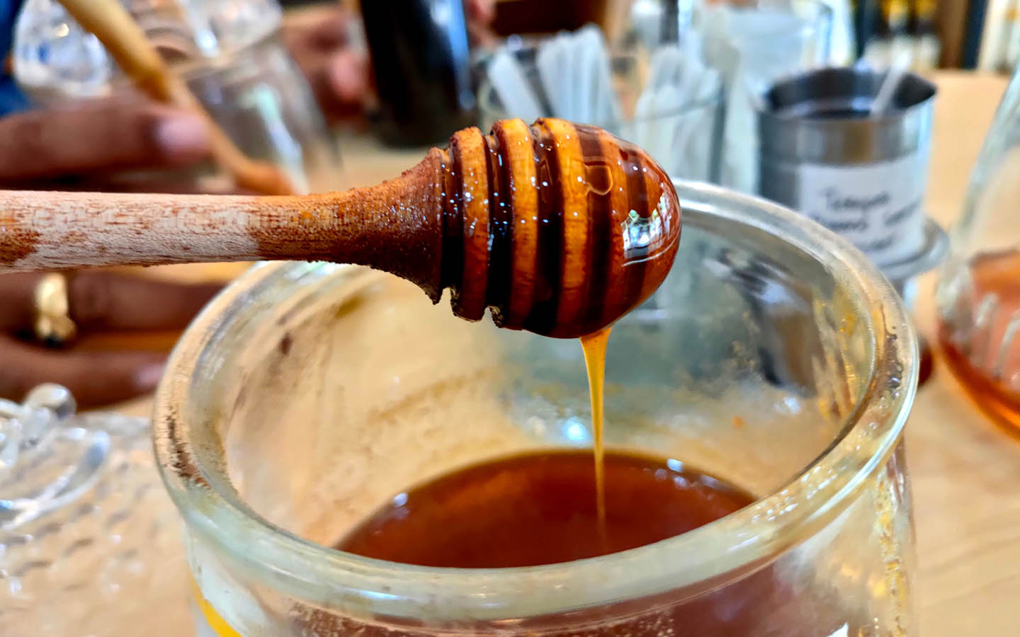 Top Honey Stores In Abu Dhabi: Queen Bee, Thahab & More - MyBayut