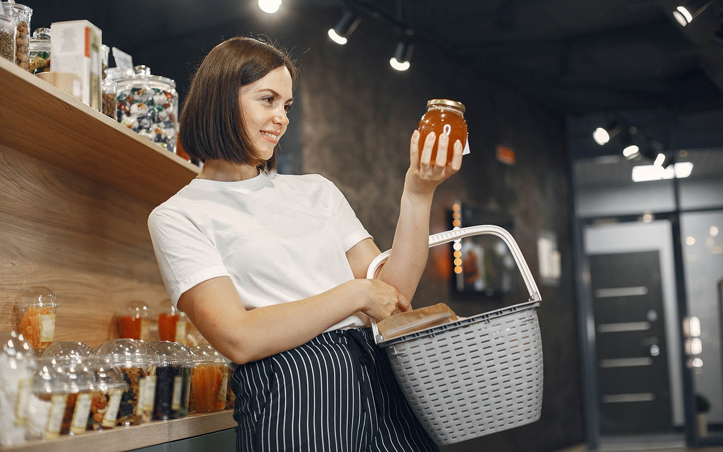 Top Honey Stores In Abu Dhabi: Queen Bee, Thahab & More - MyBayut