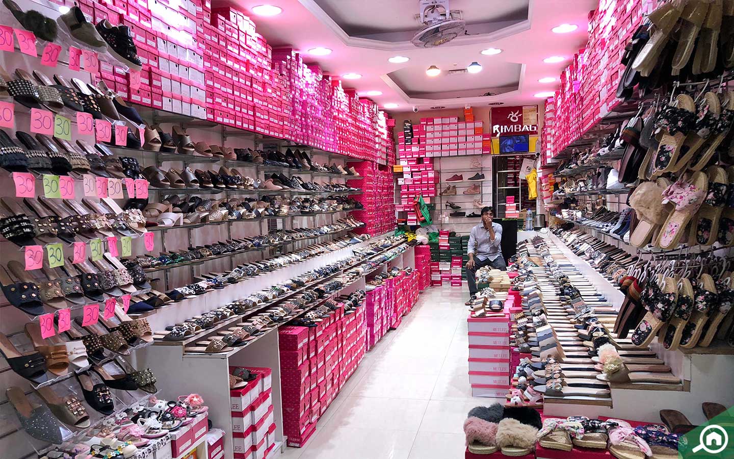 Best Souks in Dubai: Spice Souk, Textile Souk & More! - MyBayut