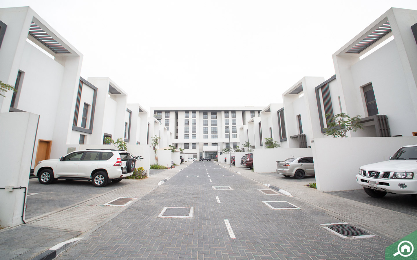 Gated Communities vs Villa Compounds in Dubai - MyBayut