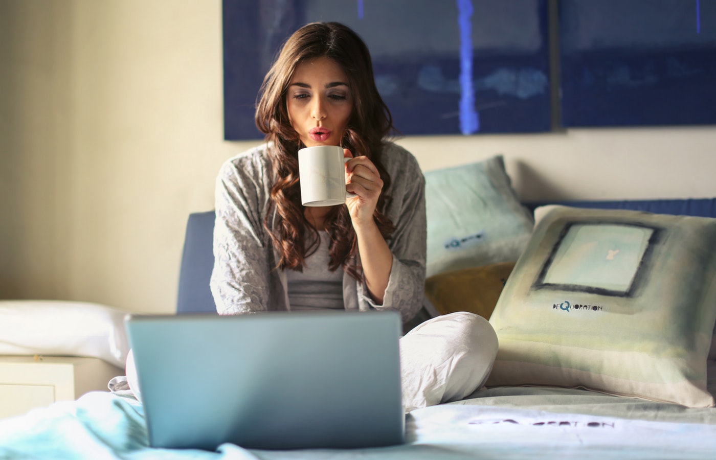 Best Work from Home Apps in the UAE: Whatsapp, BOTIM & More - MyBayut